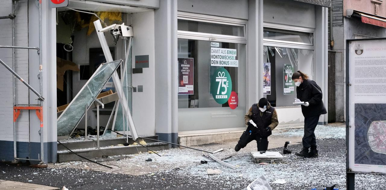 現金派が多いから？ ドイツではATMを爆破する強盗が相次いでいる | Business Insider Japan