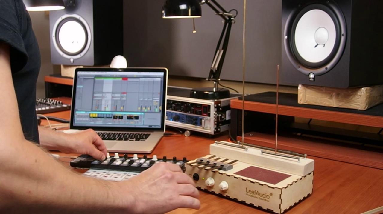 お化け屋敷で聞いたらヤバそうな音…DIYサウンド生成マシン｢Microphonic Soundbox｣ | ギズモード・ジャパン