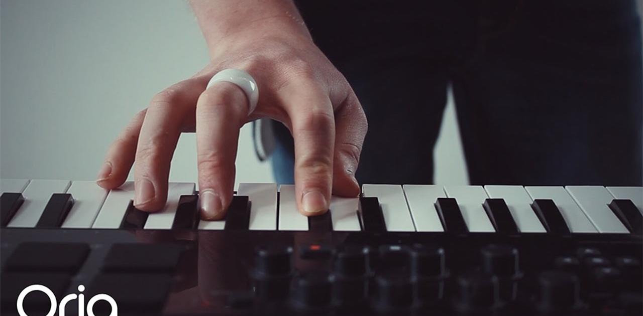 宙空をモジュレーションするという新体験。指輪型のワイヤレスMIDIコントローラー｢Oria｣ | ギズモード・ジャパン