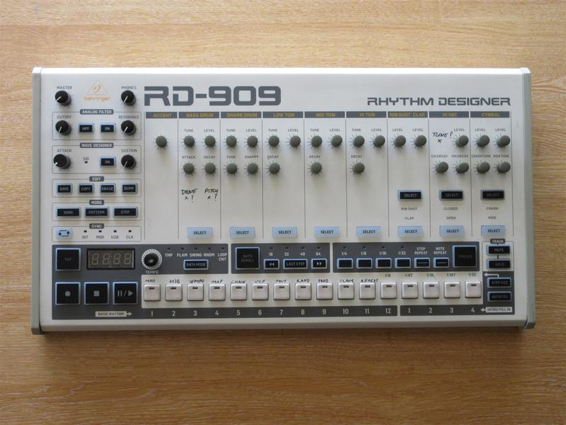 Behringer、このまま売っちゃいそうな808クローン「RD-808」実機を展示 | ギズモード・ジャパン