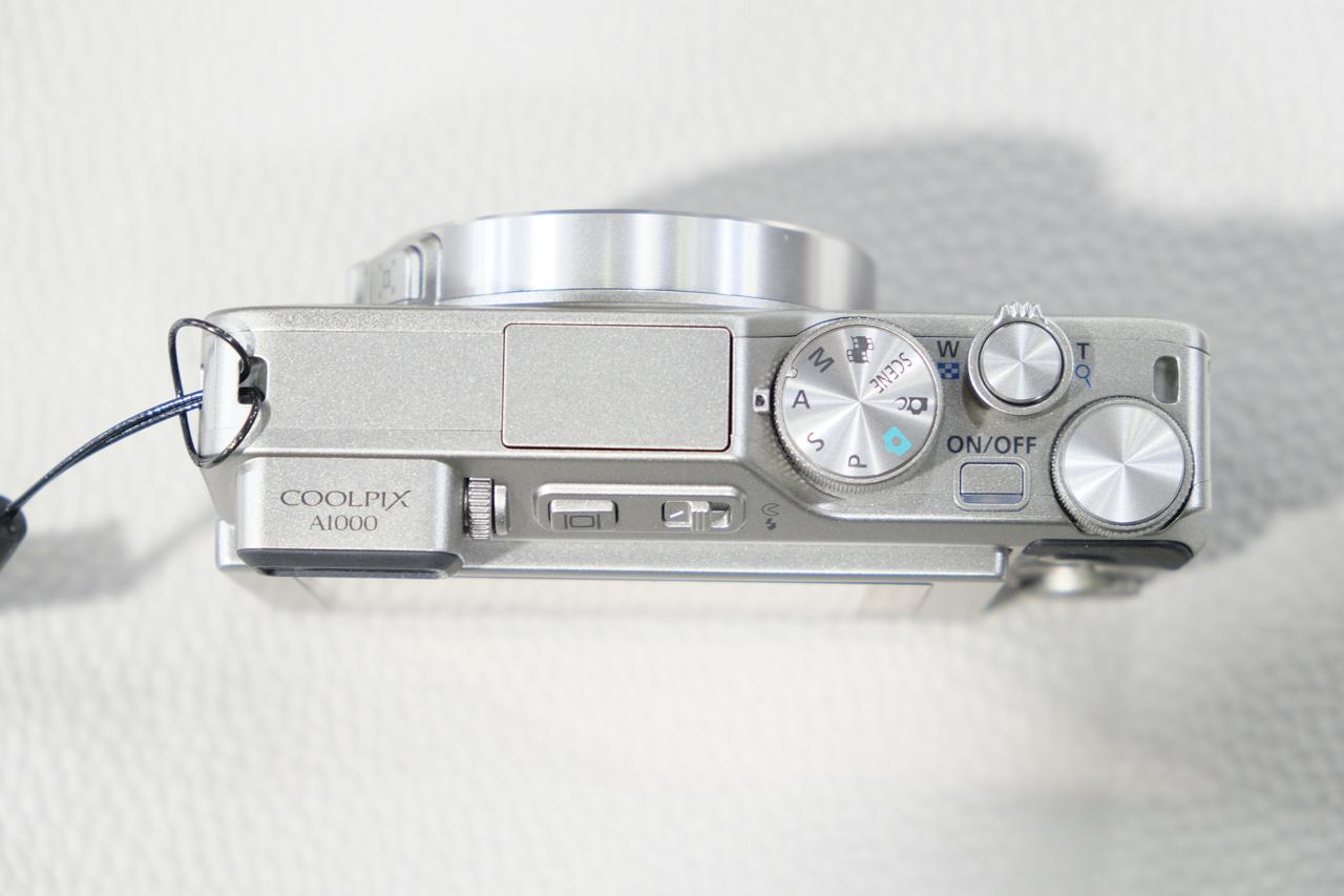 手のひらに光学35倍。ニコンの「COOLPIX A1000」、程よいサイズ感 手のひらに光学35倍。ニコンの「COOLPIX A1000」、程よいサイズ感
