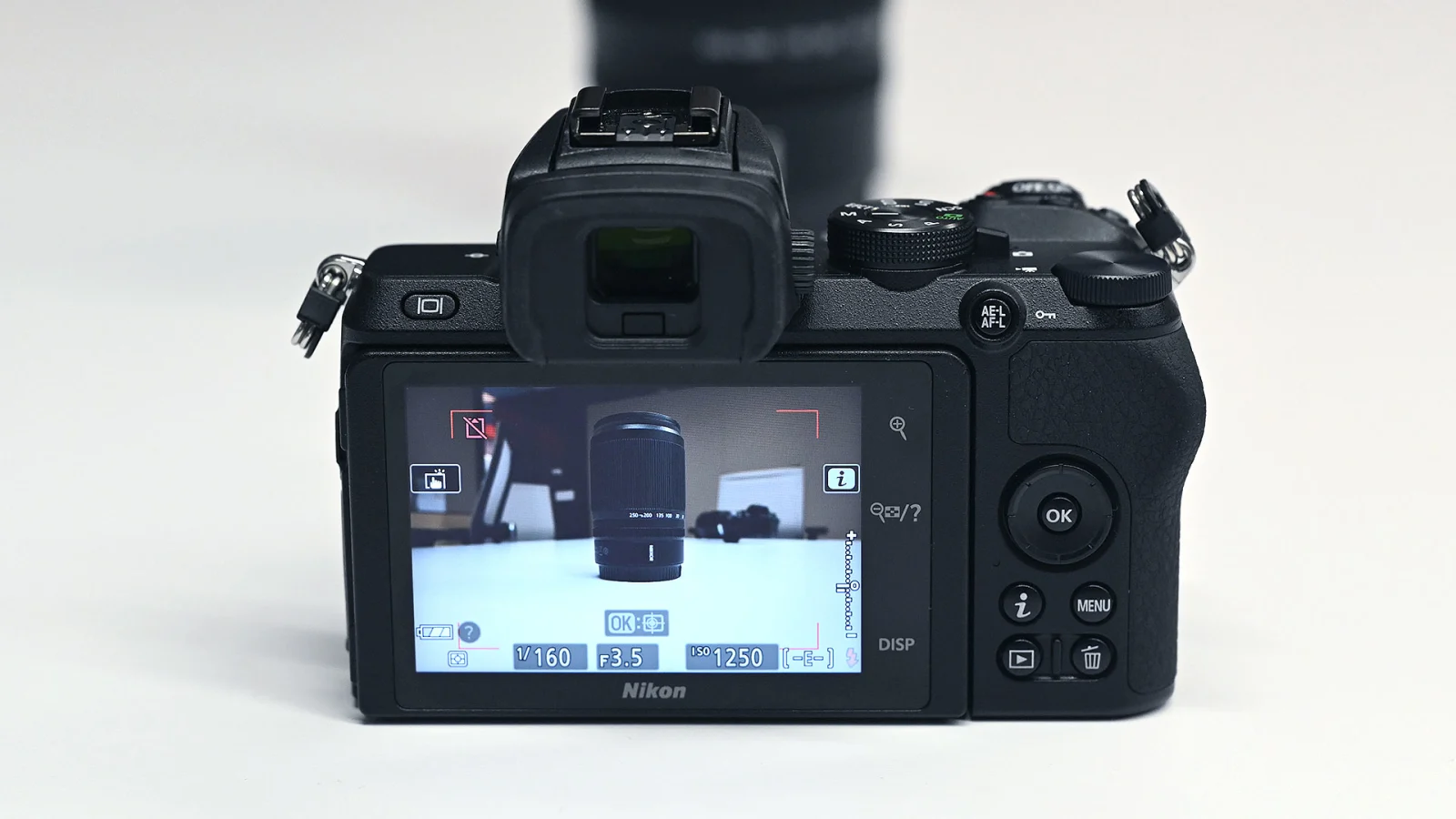 NikonのAPS-Cミラーレスカメラ「Z 50」ハンズオン:お手頃価格で NikonのAPS-Cミラーレスカメラ「Z 50」ハンズオン:お手頃価格で
