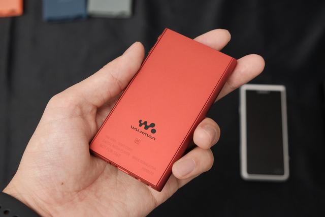Androidウォークマン「NW-A100」「NW-ZX500」は11月2日発売。専用 Androidウォークマン「NW-A100」「NW-ZX500」は11月2日発売。専用