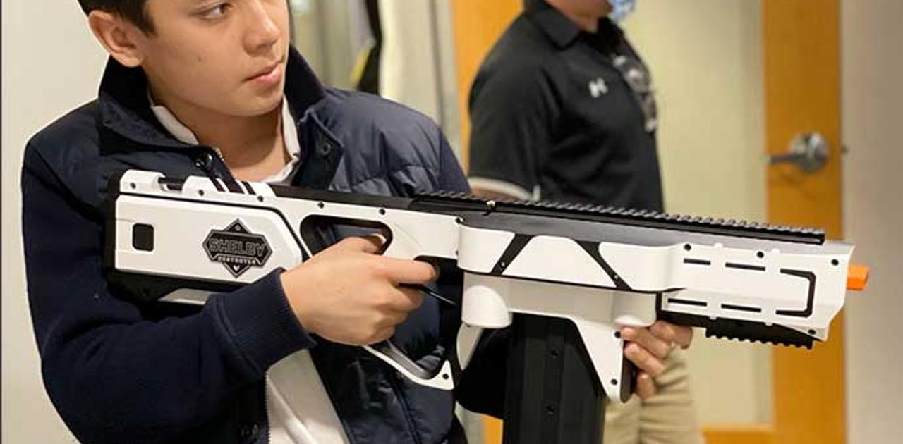 リアルなFPSゲームみたい！ 120枚の樹脂製ディスクを連射する｢SHELBY DESTROYER｣ブラスター | ギズモード・ジャパン