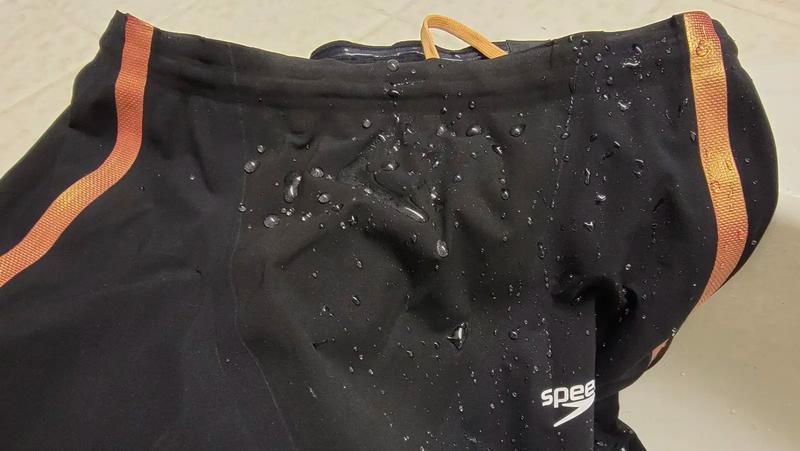 オリンピック選手の競泳水着は普通のスイマーでもビビるくらい速い：Fastskin LZR レビュー | ギズモード・ジャパン