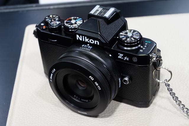 Z fcブラックと26mmパンケーキの組み合わせでご飯3杯いけます #CPプラス2023 | ギズモード・ジャパン