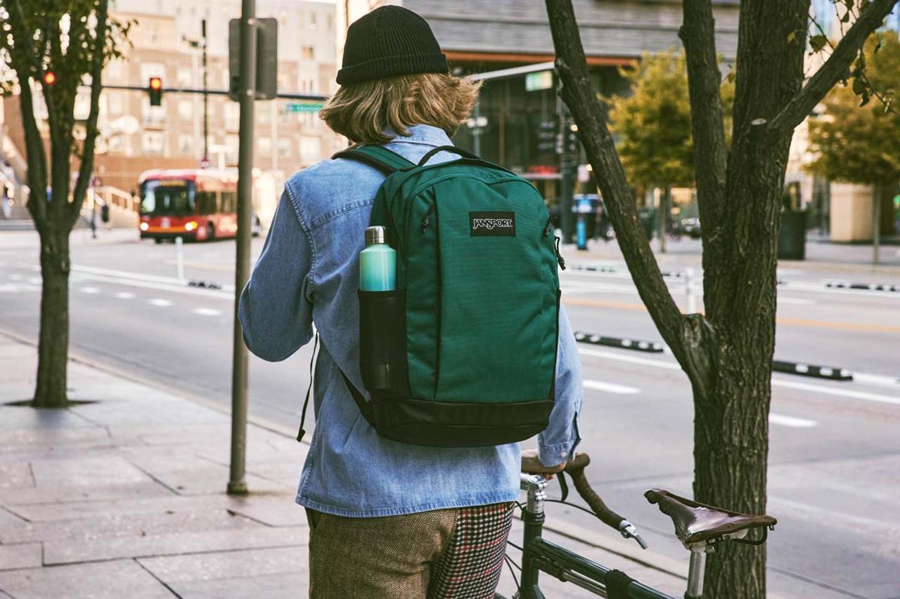 必要な機能だけを装備したバックパック。通勤にちょうど良さそうだ - s-eigamura