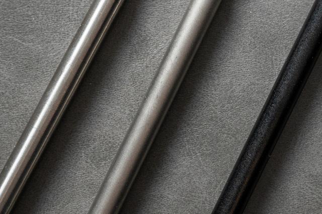レス・イズ・モアを体現。素材の良さで勝負したシンプル仕立てのフルチタン高級ボールペン｢TP1-V2｣を使ってみた | ギズモード・ジャパン