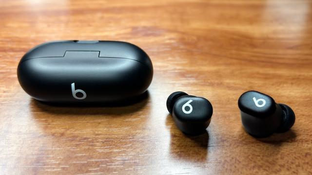 重さはわずか22g。音楽ライフを変えるBeatsの新作イヤホン | ギズモード・ジャパン