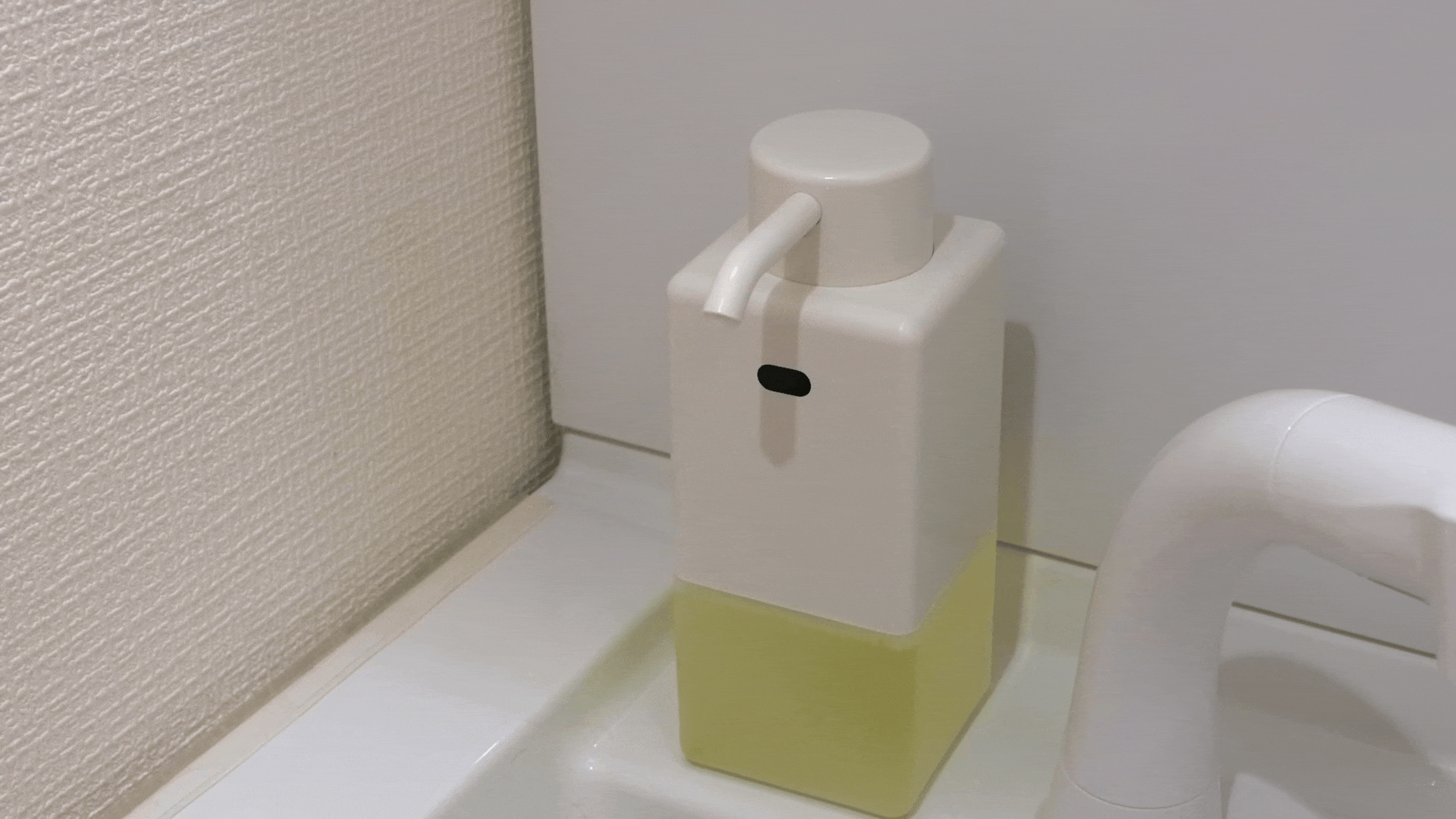 センサーの感度良好。無印良品のソープディスペンサーに死角なし | ギズモード・ジャパン