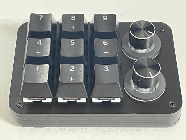 クリエイターにオススメ。ズームや横スクロールができる縦持ちマウス | ギズモード・ジャパン