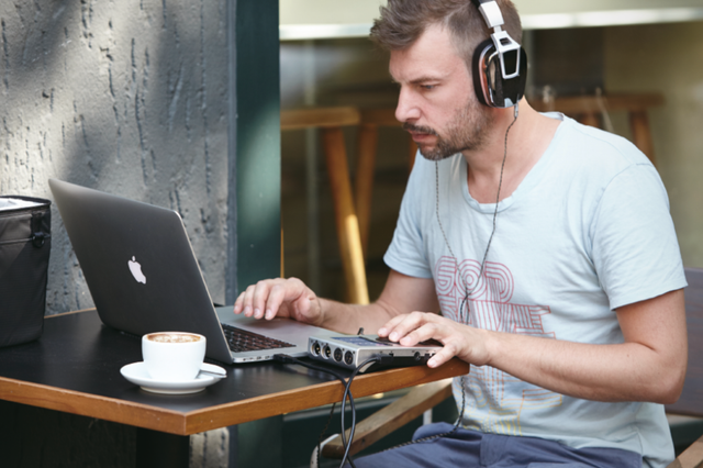 iPhoneにも寄り添える、｢ベストな音質｣の相棒——RME Babyface Pro FSは小さな名機 | ギズモード・ジャパン