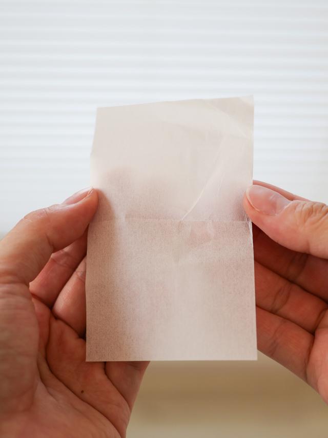 ベタベタ前髪をリセット。前髪のための油取り紙でサラサラに蘇った | ギズモード・ジャパン