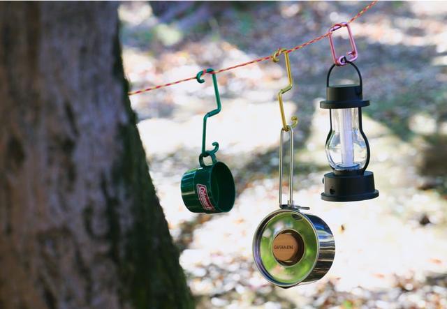 これ考えた人天才ですか。S字フックとカラビナがひとつになった万能フック | ギズモード・ジャパン