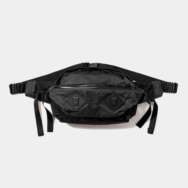 重さ420gで、強度は鉄の15倍。ロールトップの課題を克服したバックパック | ギズモード・ジャパン