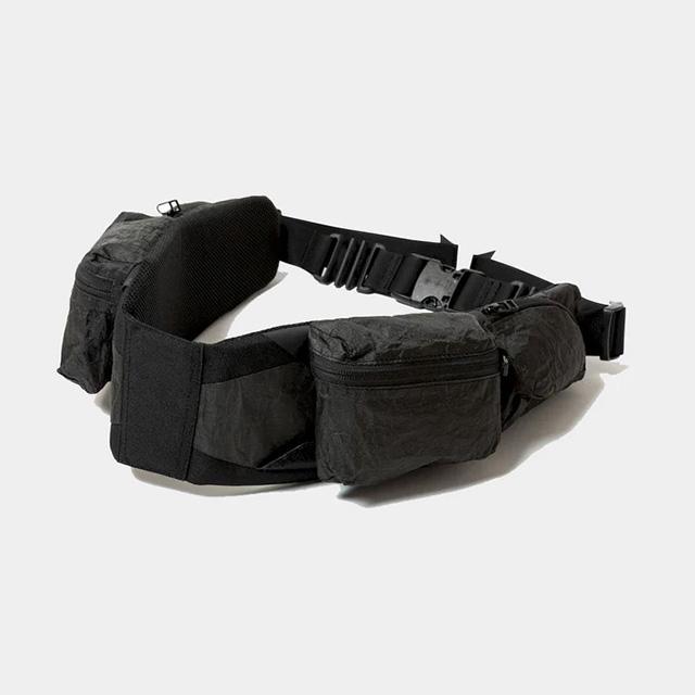 重さ420gで、強度は鉄の15倍。ロールトップの課題を克服したバックパック | ギズモード・ジャパン