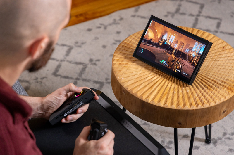 ゴツい手仕様の携帯ゲーム機。Lenovo Legion Go 2レビュー | ギズモード・ジャパン