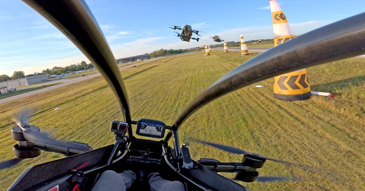 機動力を活かしてスイスイ。eVTOL機のJetson ONEが空のレースを開催 | ギズモード・ジャパン