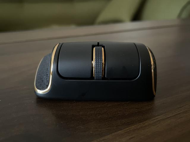 カフェの狭い机でもOK。ポケットに入る“仕事用マウス”、使ってみたら予想以上だった | ギズモード・ジャパン