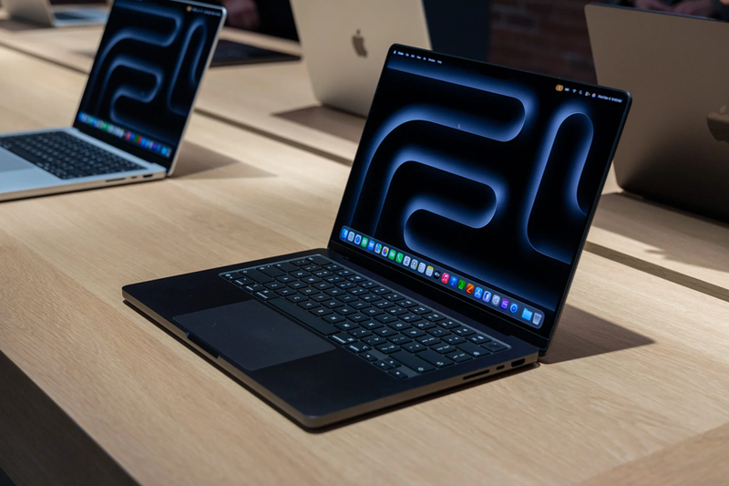 60万円のノート。M5 Max MacBook Proを拝んできた | ギズモード・ジャパン