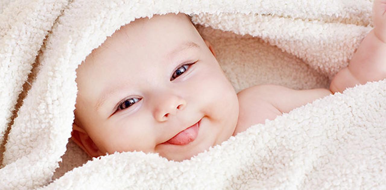 新生児向け魔法の抱き方を検証！→ほぼ有効だと判明 | ライフハッカー・ジャパン