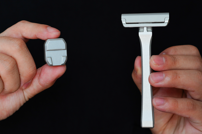 1枚刃カミソリの使い心地やいかに？ スタイリッシュなアルミシェーバー「High Proof Razor」を試してみた | ライフハッカー・ジャパン