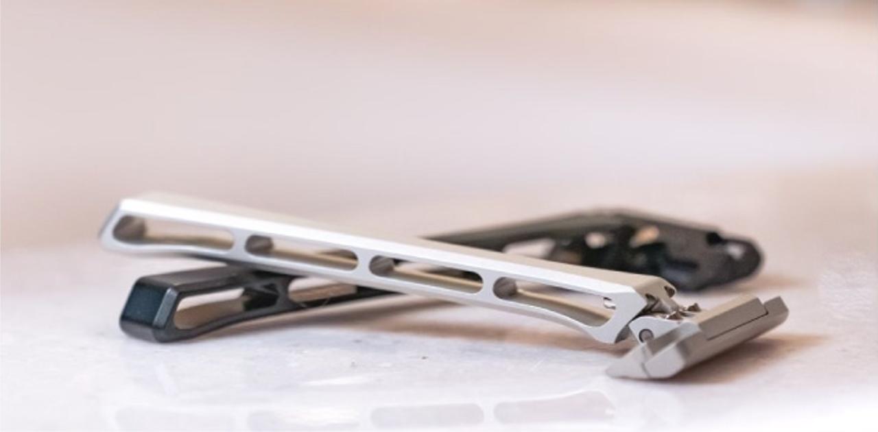 1枚刃で長期コスパも良し！ 肉抜きアルミボディもスタイリッシュなシェーバー「High Proof Razor」 | ライフハッカー・ジャパン