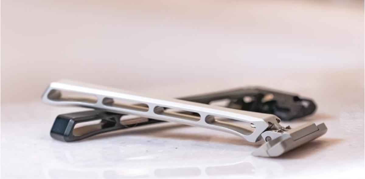 1枚刃で長期コスパも良し！ 肉抜きアルミボディもスタイリッシュなシェーバー「High Proof Razor」 | ライフハッカー・ジャパン