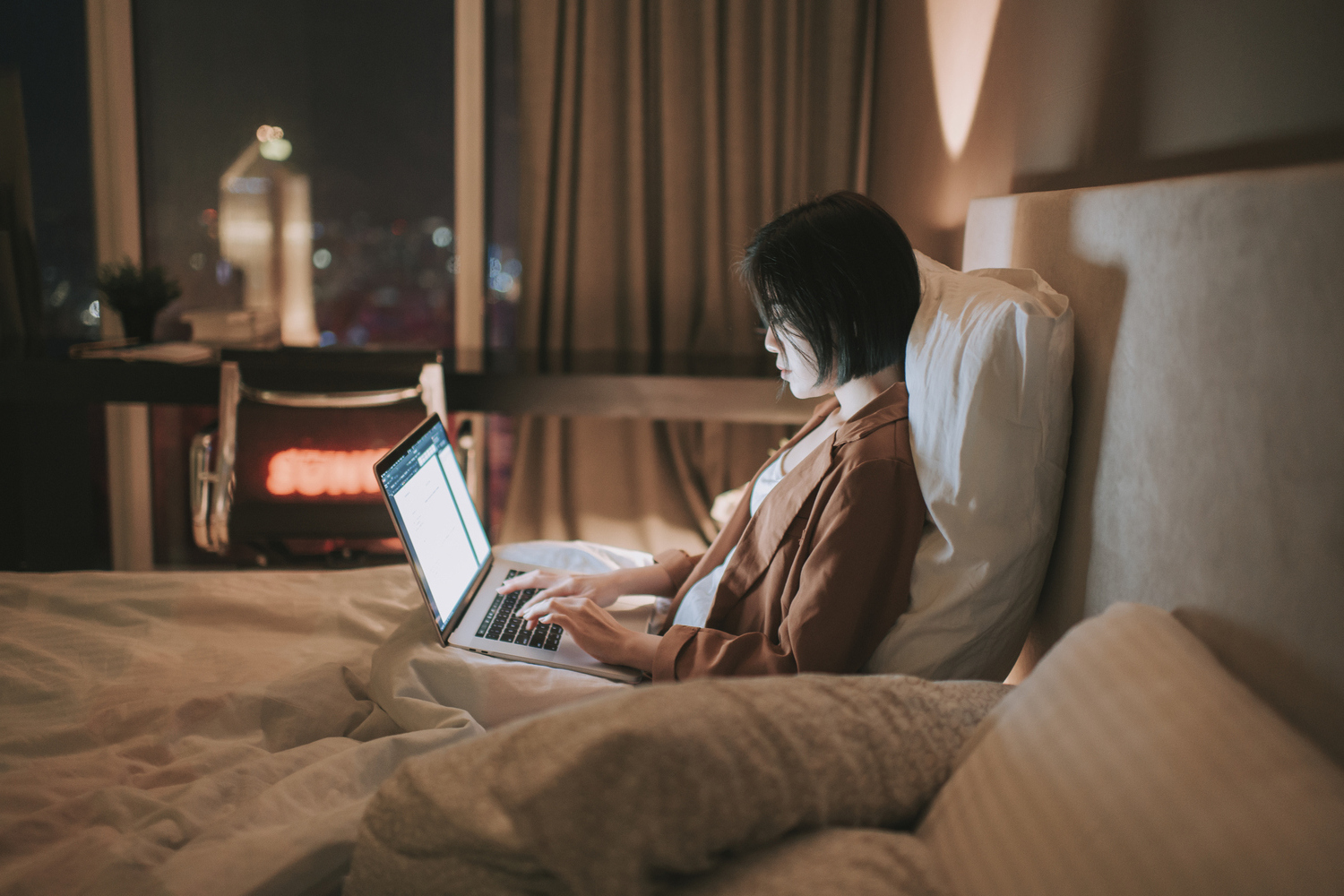 Fanza 見放題 バイリンガルのアジア系美女！