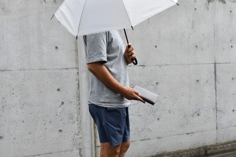 綺麗を維持するミニ長財布。防水本革製「TIDY2.0 Noble」を試してみた | ライフハッカー・ジャパン