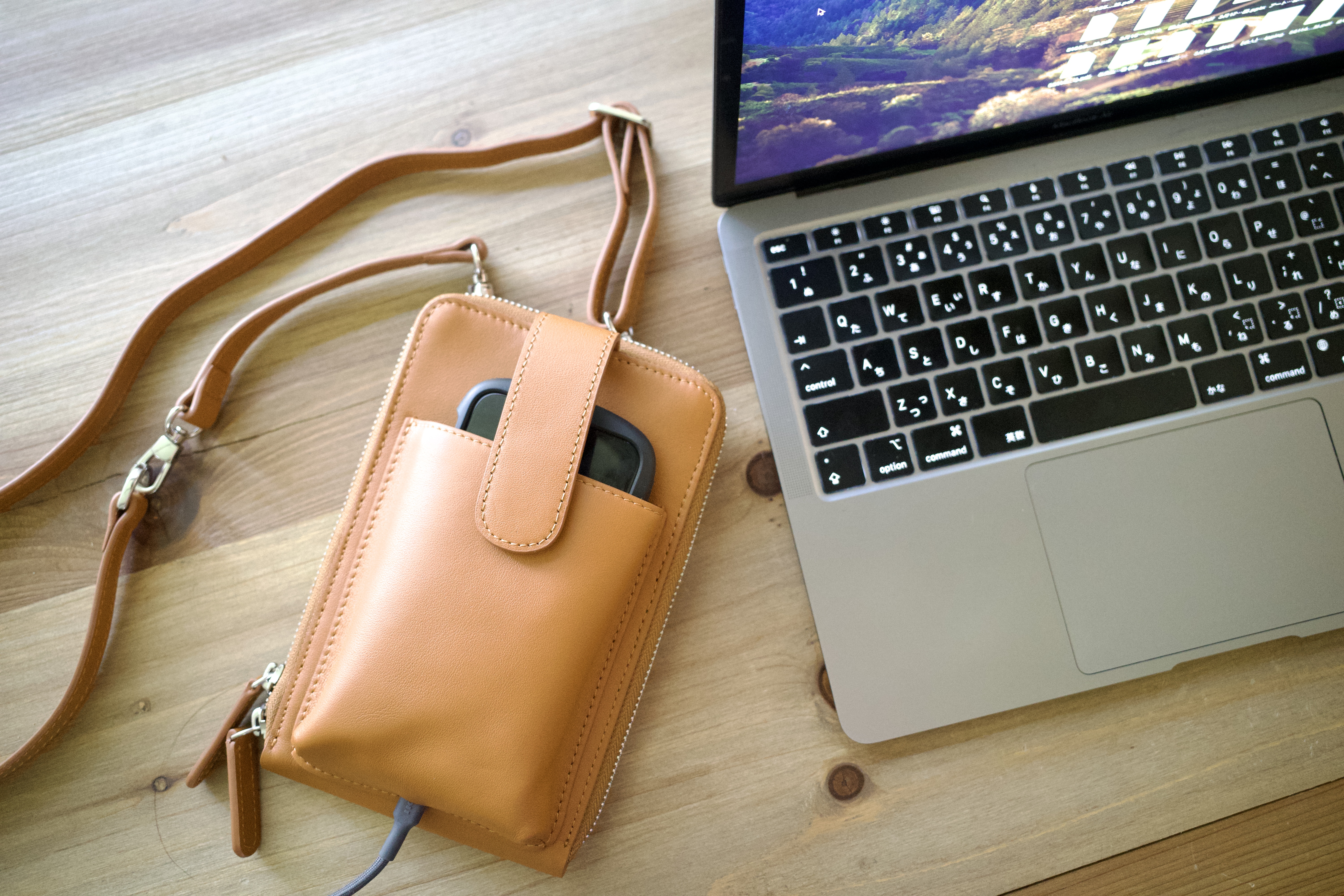 ハンドワーク」牛革製モバイルポーチ 楽天市場】「ハンドワーク」牛革