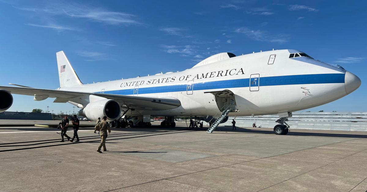 もう一つの大統領専用機、E-4B ナイトウォッチの内部を見てみよう | Business Insider Japan