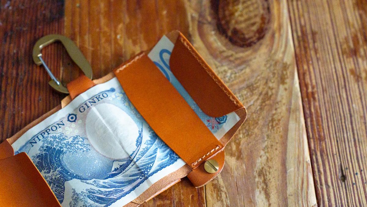 正直、スマホとこれだけあればいい。鍵も入る超ミニレザー財布「ONE」が便利だよ | ROOMIE（ルーミー）