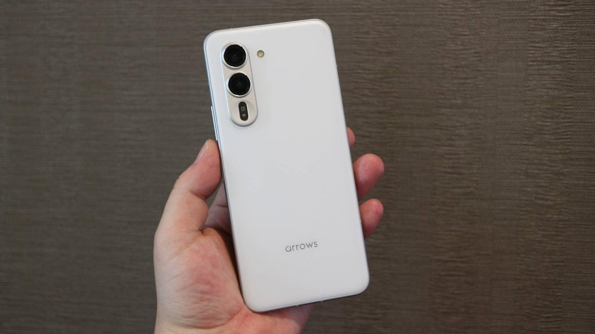 旧富士通の新スマホ「arrows Alpha」レビュー：9万円切り端末の有力な選択肢になる | Business Insider Japan