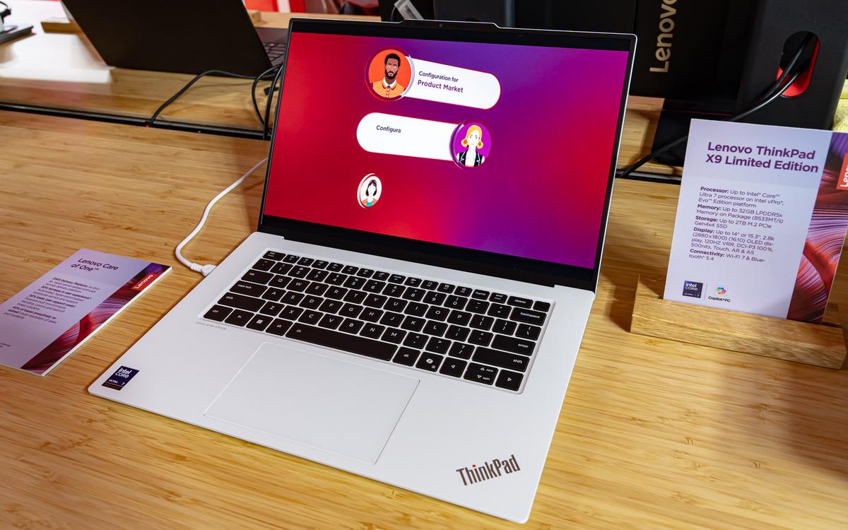 レノボ新機種「白いThinkPad」「画面回転式ノートPC」の詳細。事業好調も「AI時代のPC」模索続く | Business Insider ...