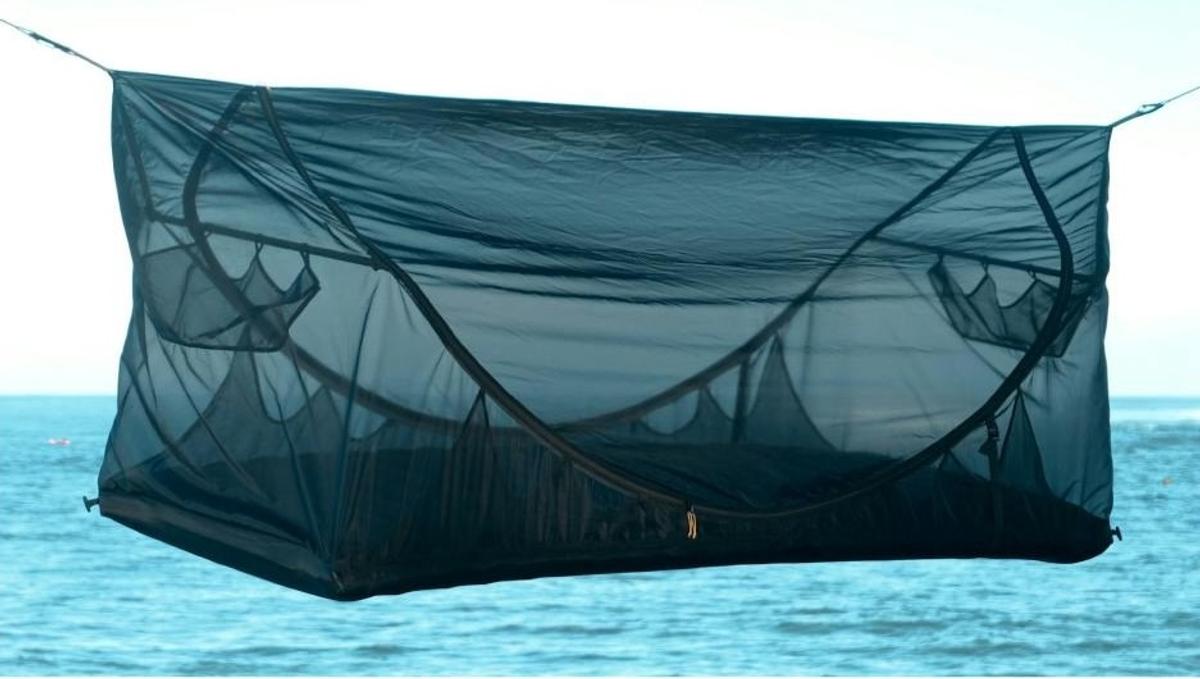 今夜の寝床は空中です。凹凸が気にならない人気ハンモックテントが超軽量化されて新登場 | ライフハッカー・ジャパン