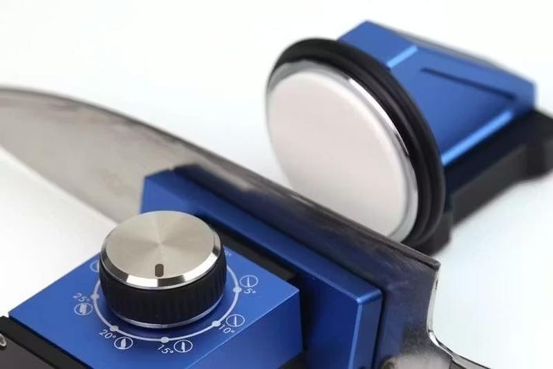 難しい技術はいらない！ローラー研ぎ器なら、転がすだけで包丁の切れ味が復活します | ライフハッカー・ジャパン