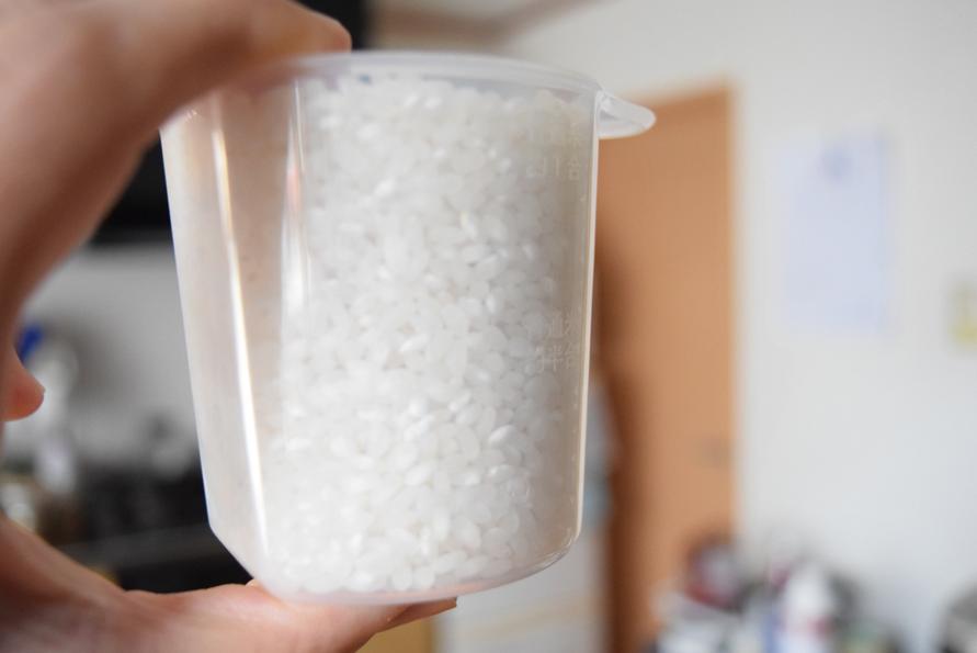 パール金属の「米びつ」が、あの面倒なキッチンあるあるを解決！スリムで場所をとらないのもうれしいな～ Roomie（ルーミー）