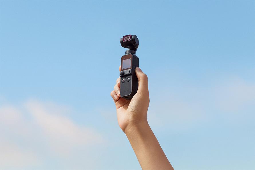「紙にプリントするインスタントカメラ」で写真と一緒に生活を楽しむ、スマホと別にカメラを持つならコレかもね！ Roomie（ルーミー）