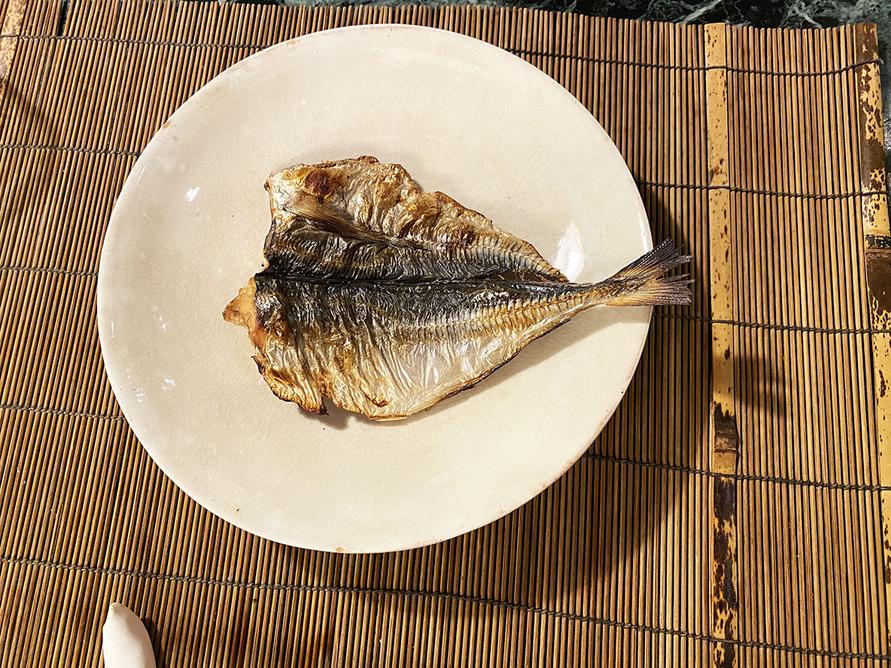 残ったカツと玉ねぎと卵でカツ丼を作る【こぐれひでこの「ごはん日記」】 Roomie(ルーミー)