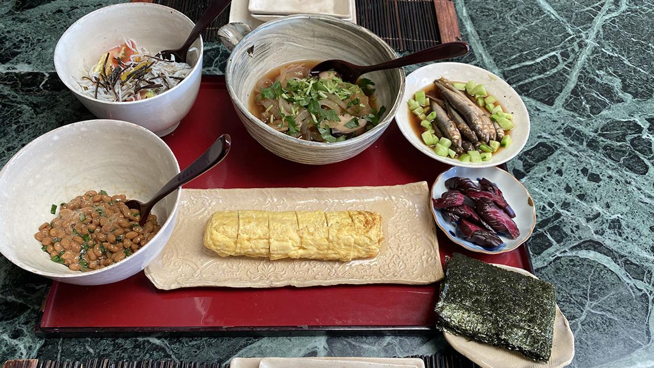 卵焼き、納豆、しらすおろし、稚鮎の酢炊き、海苔、どら焼き【こぐれひでこの｢ごはん日記｣】 Roomie（ルーミー）