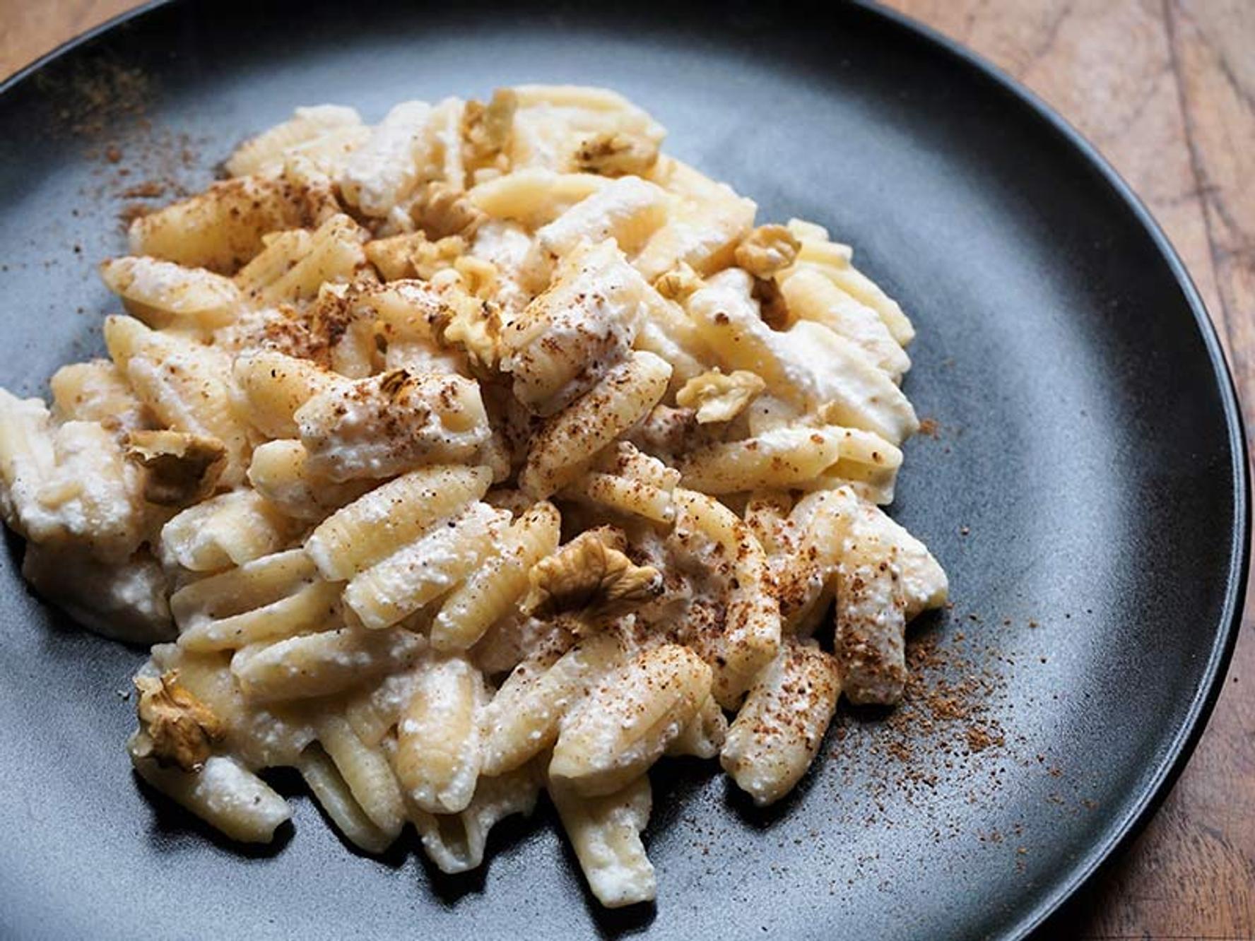 Fresh ricotta cheese and walnut pasta [Southern Italian beauty recipe ...