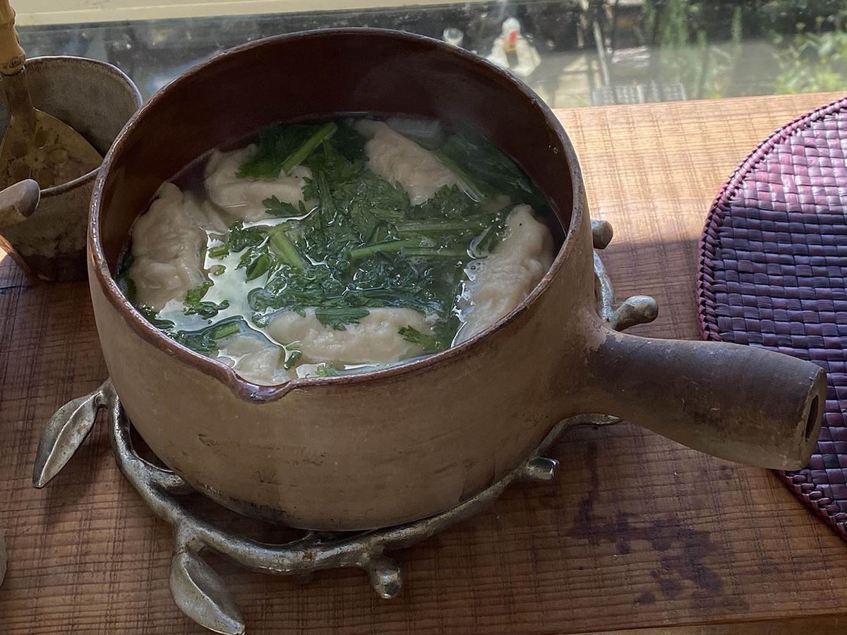 冷凍水餃子をかぶ入りのスープにして食べたら【こぐれひでこの｢ごはん日記｣】 Roomie（ルーミー）