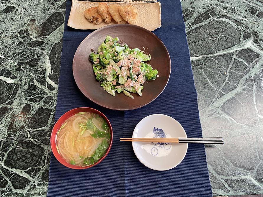 おにぎり3種(高菜、焼き海苔サンド、焼き松茸ごはん)【こぐれひでこの「ごはん日記」】 Roomie(ルーミー)