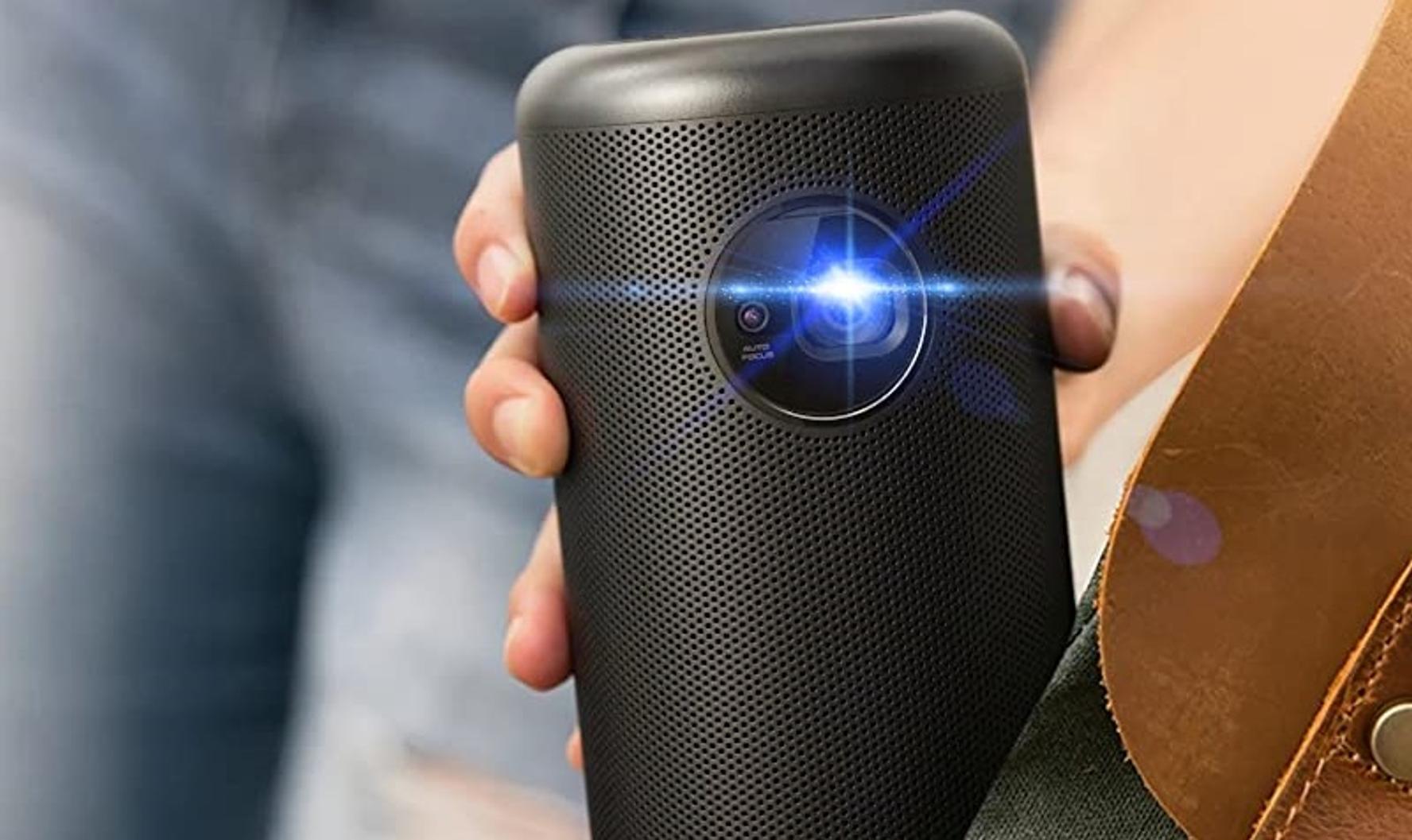 Anker「Nebula Capsule II」が2万円以上安くなってる！ 今こそプロジェクターライフのはじめ時なのでは？ #Amazonブラックフライデー2022 | ROOMIE（ルーミー）