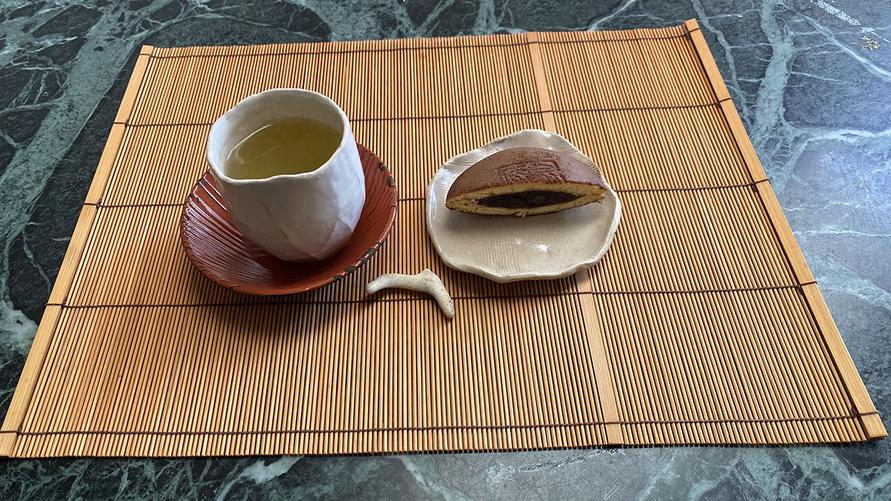 油淋鶏とセロリと卵と玄米でチャーハンを作る【こぐれひでこの「ごはん日記」】 Roomie(ルーミー)