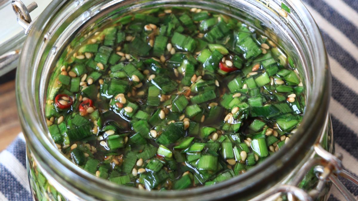 無限・ニラ醤油でごはんが進む！ 何にでもかけたくなる万能調味料｜みんなのレシピ | ROOMIE（ルーミー）