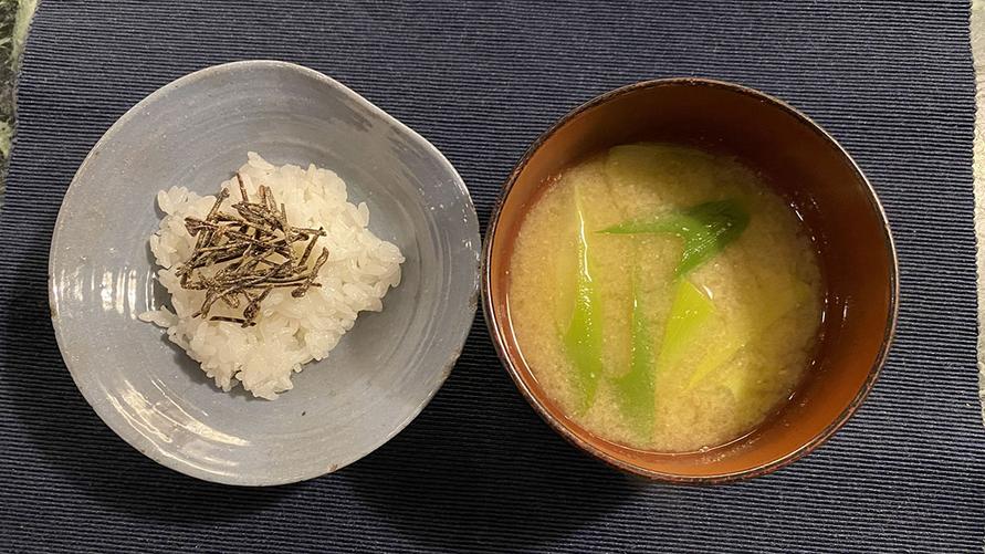 ツナ缶とアボカドを挟んだサンドイッチが美味しい〜【こぐれひでこの「ごはん日記」】 Roomie(ルーミー)