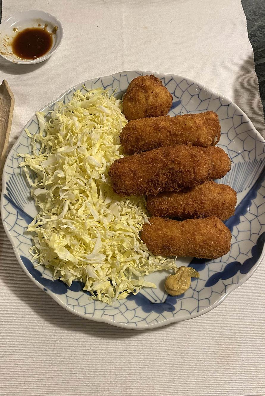 筍ごはん(木の芽がないので、スナップエンドウを飾る)【こぐれひでこの「ごはん日記」】 Roomie(ルーミー)