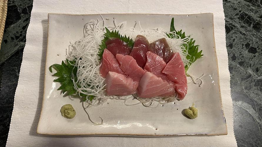 筍ごはん(木の芽がないので、スナップエンドウを飾る)【こぐれひでこの「ごはん日記」】 Roomie(ルーミー)